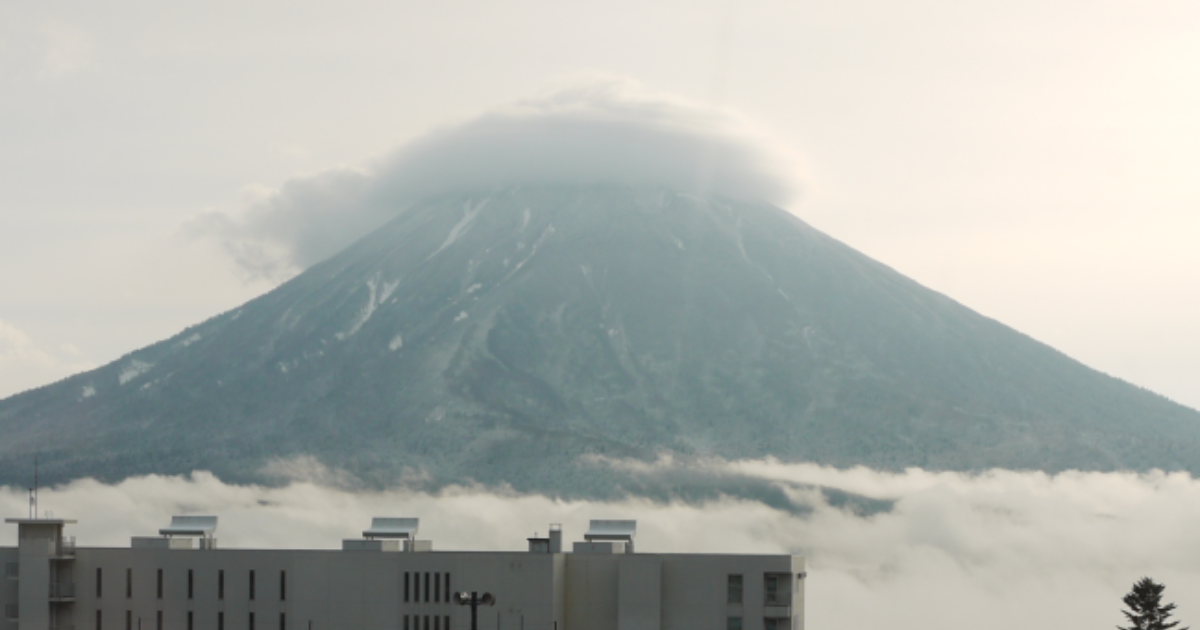 Snow is Creeping down the Slopes! | Niseko Central
